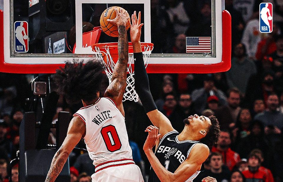 A enterrada do ano? Coby White crava em cima de Wembanyama e enlouquece o estádio; veja vídeo ...