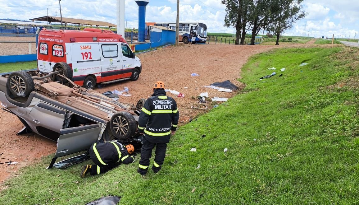 Colisão violenta entre caminhão e picape mata duas pessoas em Primavera do Leste - Perrengue ...